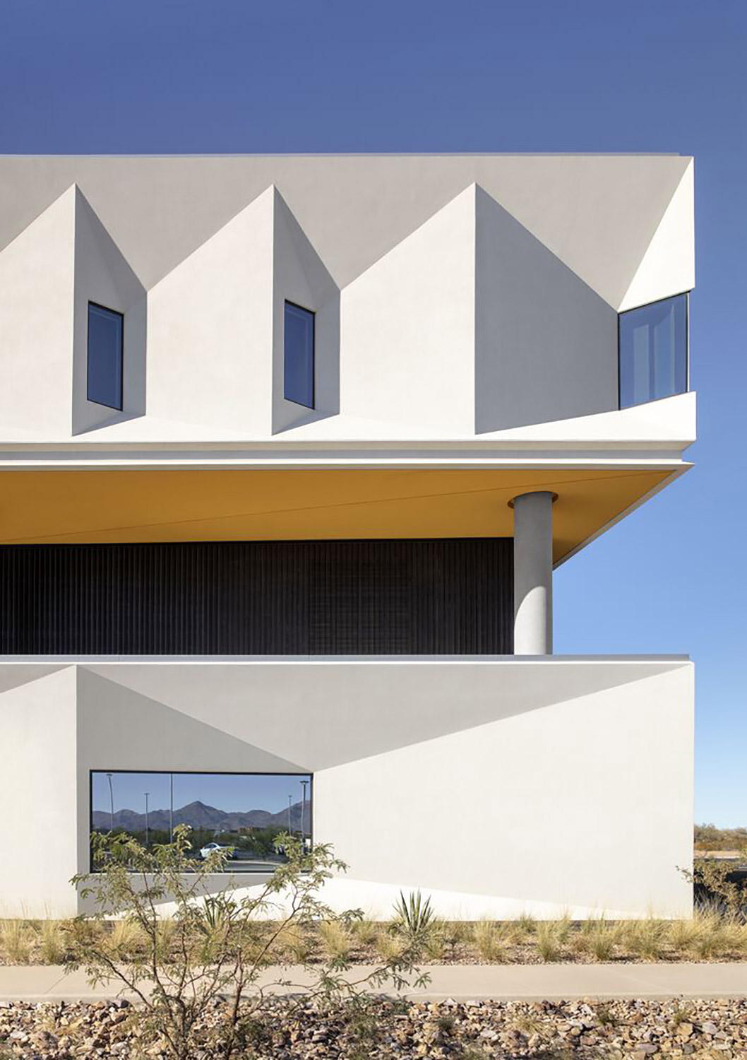 Self-Shading Facade Elements: Optimizing Thermal Performance