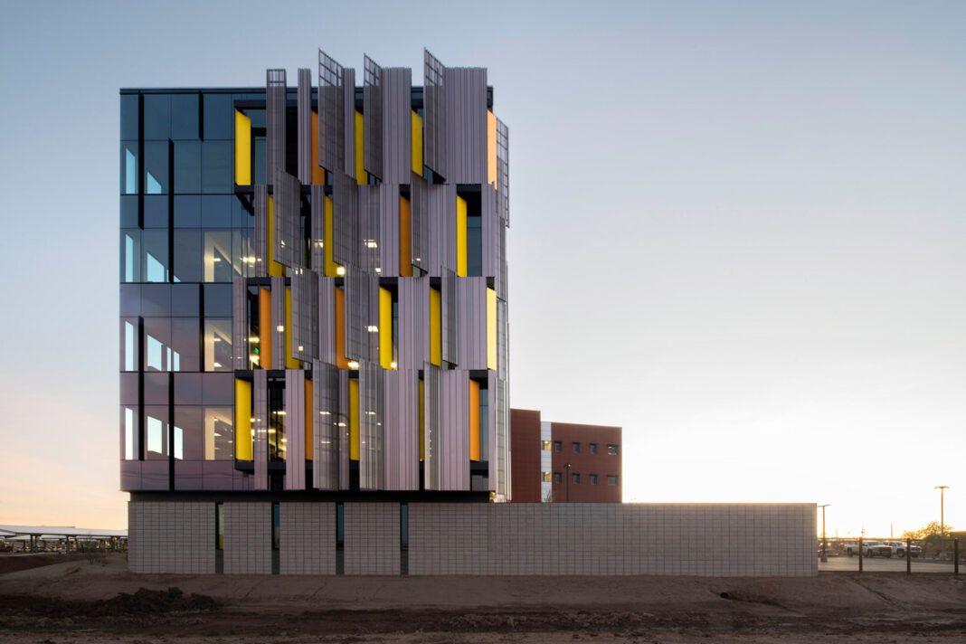Self-Shading Facade Elements: Optimizing Thermal Performance