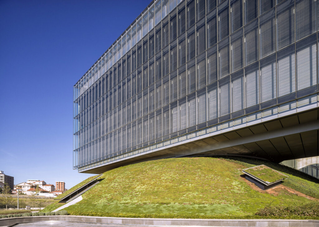 Dynamic solar shading technologies for glare reduction and energy ...